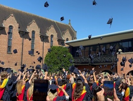 Welcome to Holy Cross College